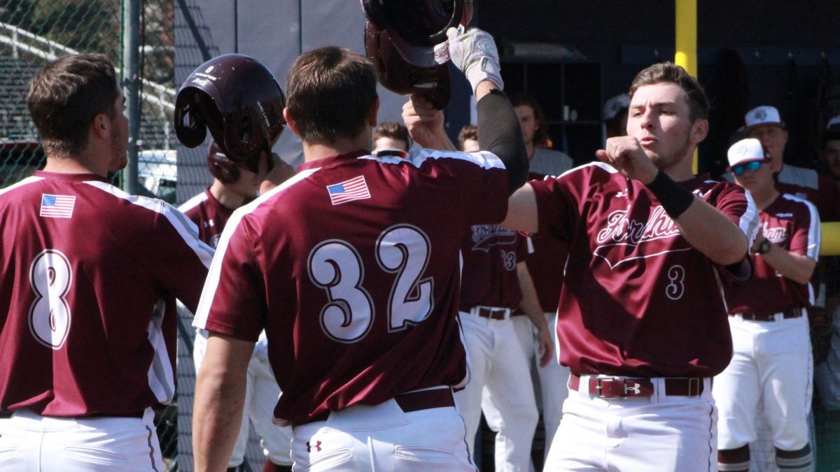 Baseball Drops Decision to La Salle, 6-5