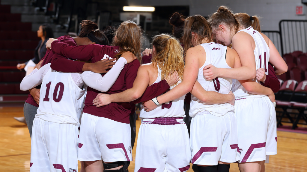 Women's Basketball Named to WBCA National Academic Top 25 Honor Roll