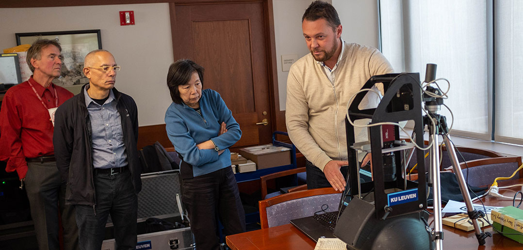 Expert Demos High-Power Scanner for Library Staff