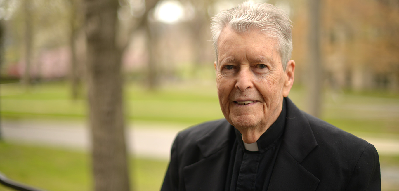 Daniel Sullivan, S.J., Longtime Biology Professor and Adviser, Dies at 91