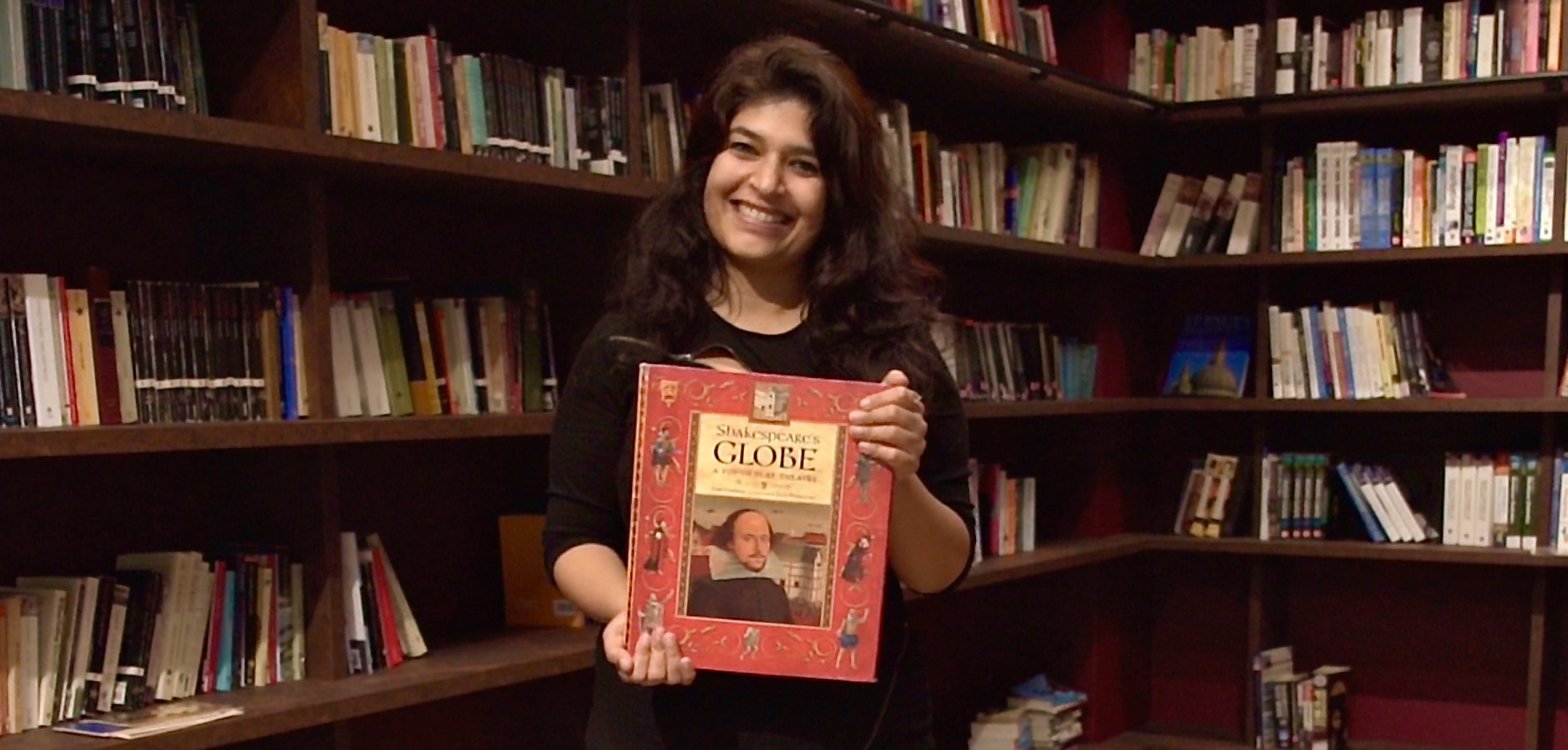 Fordham London Professor Teaches Shakespeare with a Modern Twist