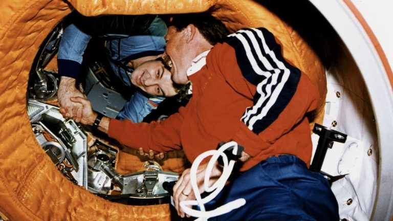 Hanna draussen bokep this individual delivered every single